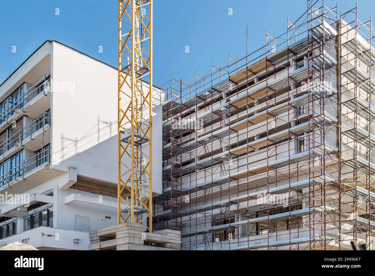crane and building under construction Stock Photo - Alamy
