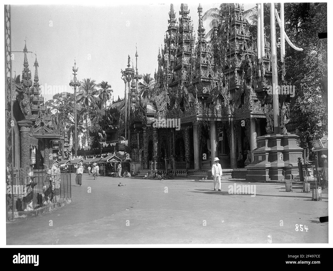 RUAD, Burma. Shwedagon-pagode Stock Photo - Alamy