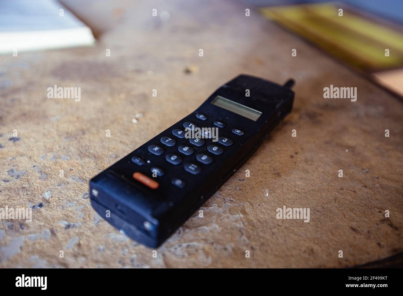 Retro mobile phone 1980s retro mobile hi-res stock photography and ...