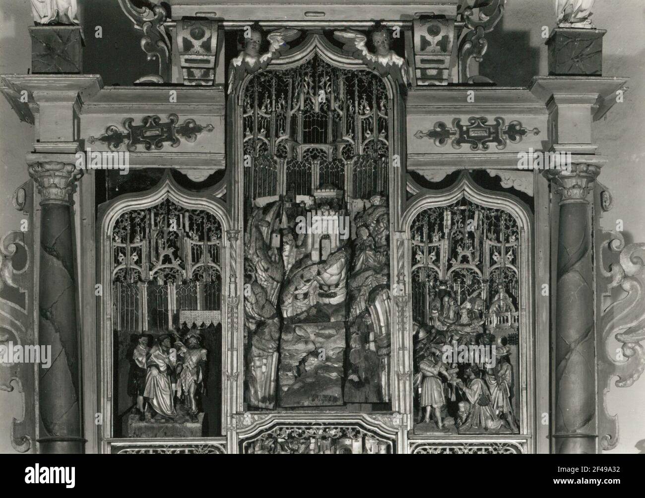 Shrine altar with scenes from the Georgslegend Stock Photo - Alamy