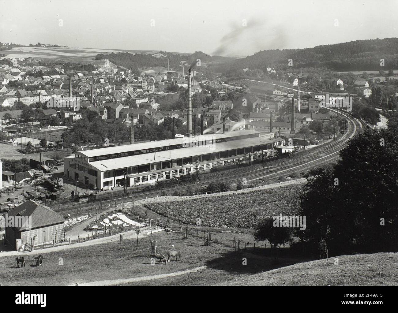 District view of the boundary jump with axle and feathers factory Carl ...