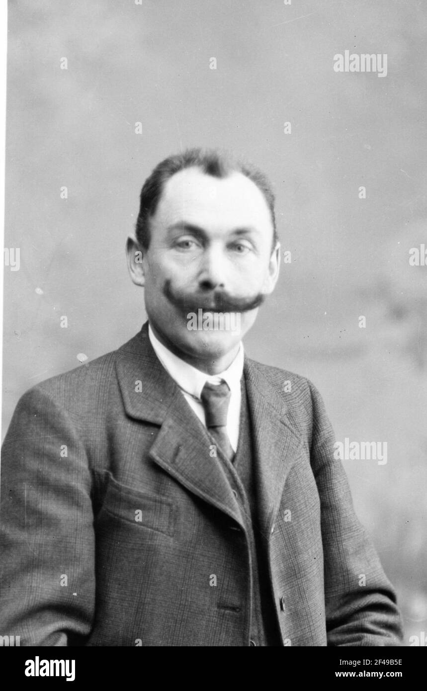 Facial hair grooming man Black and White Stock Photos & Images - Alamy