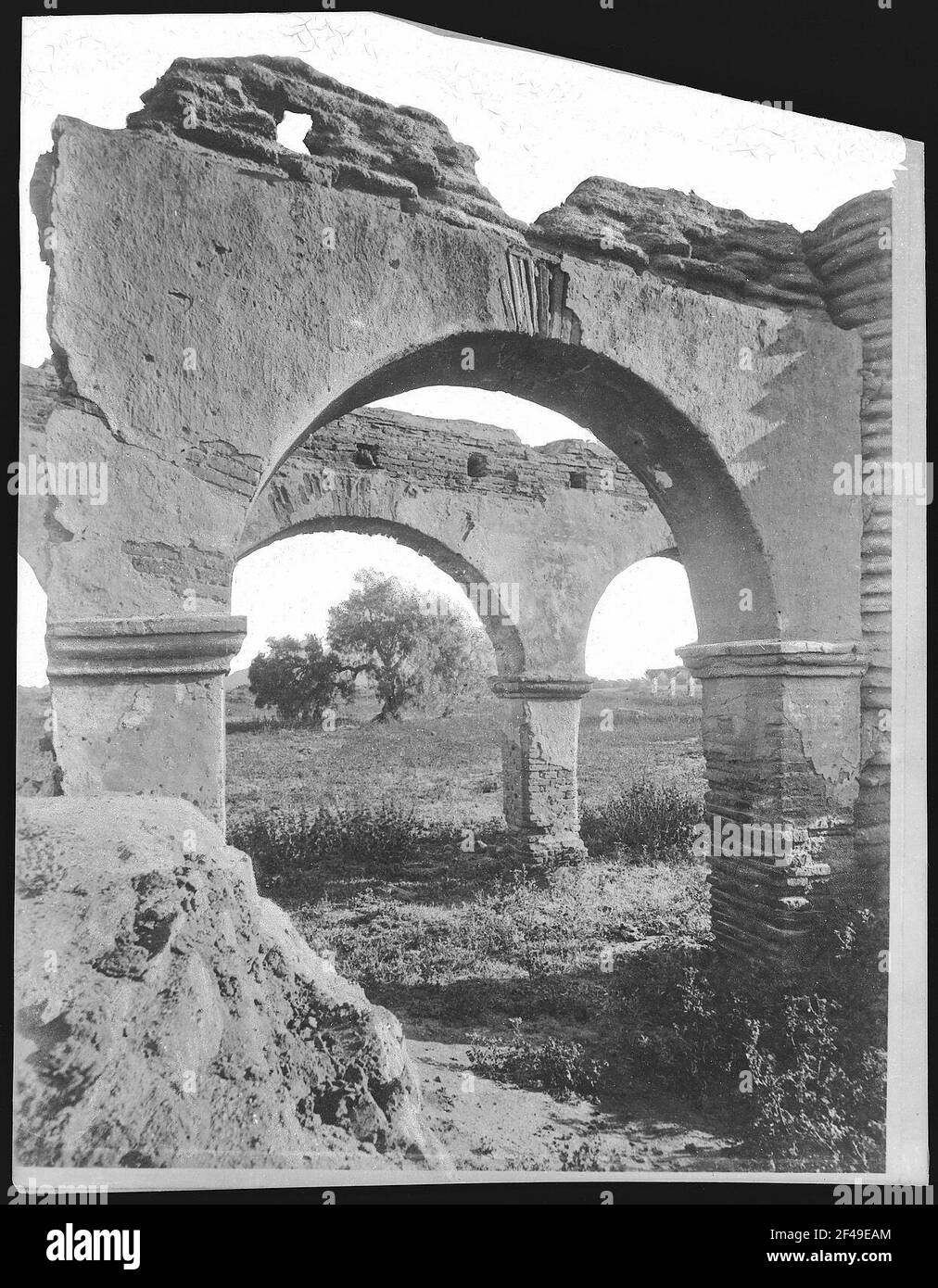 San Luis Rey, Cal. Ruined Arches San Luis Rey Mission Stock Photo - Alamy