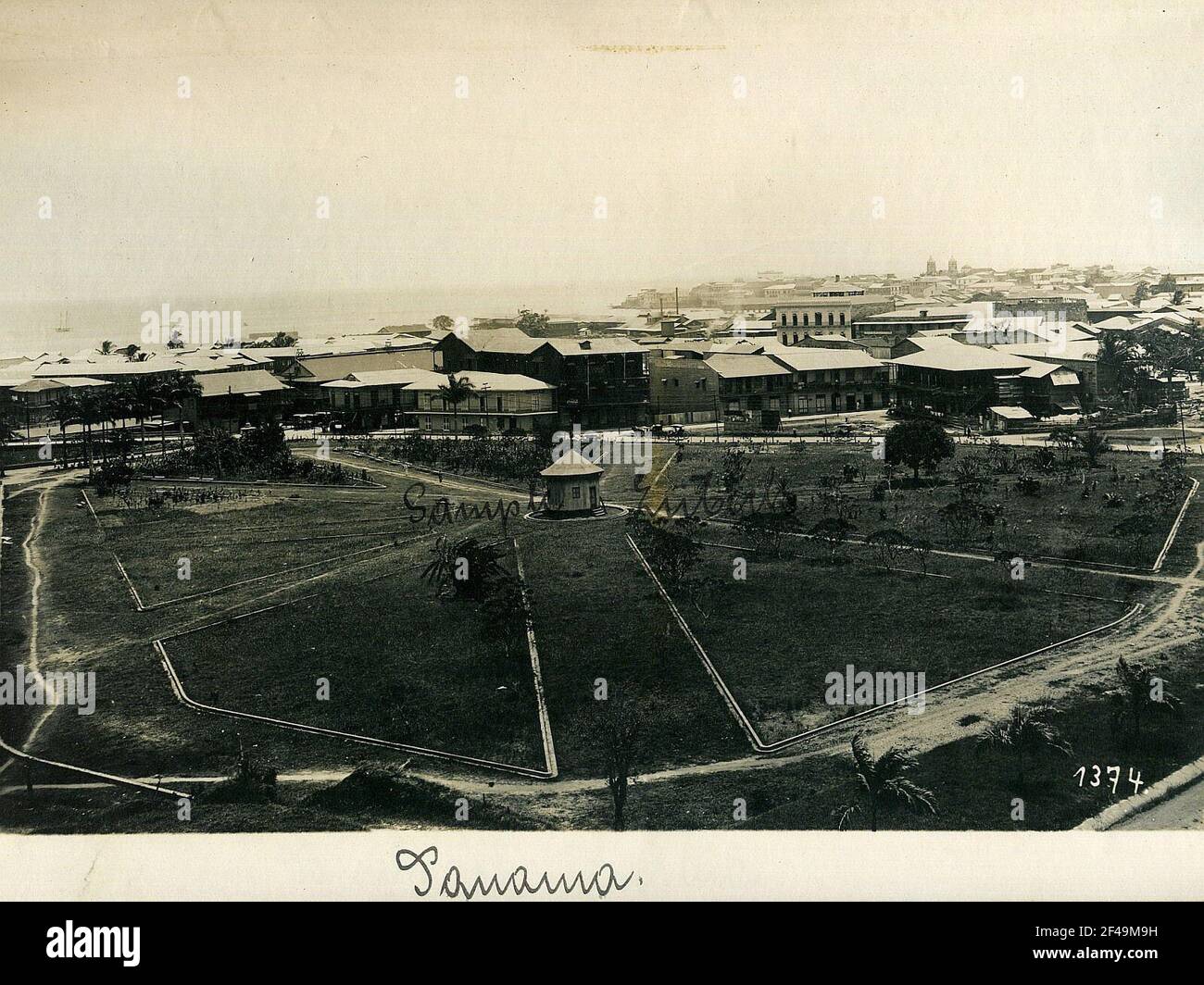 Panama city. View over parks and houses of the city to the coast Stock ...