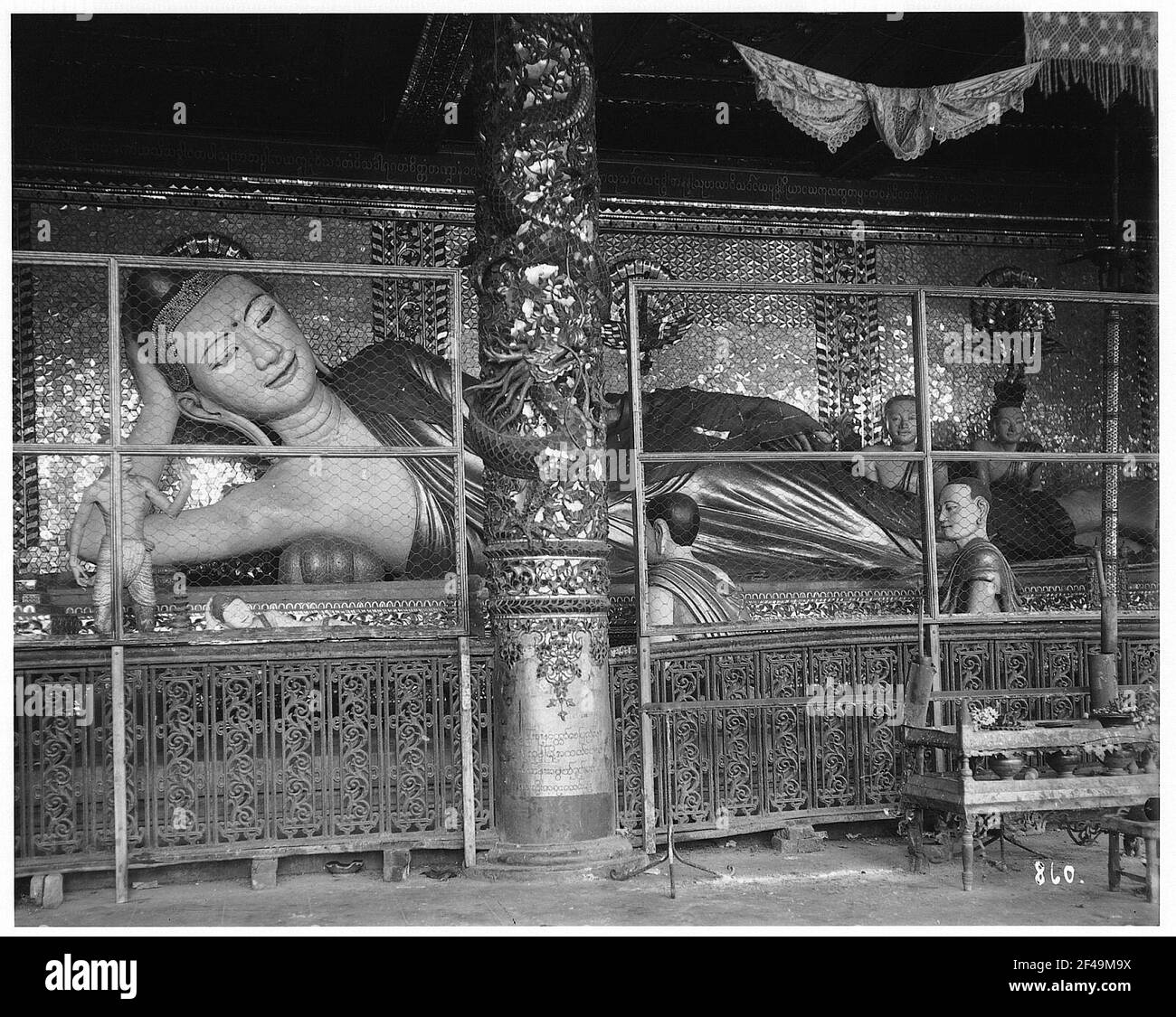 Burma buddha Cut Out Stock Images & Pictures - Alamy