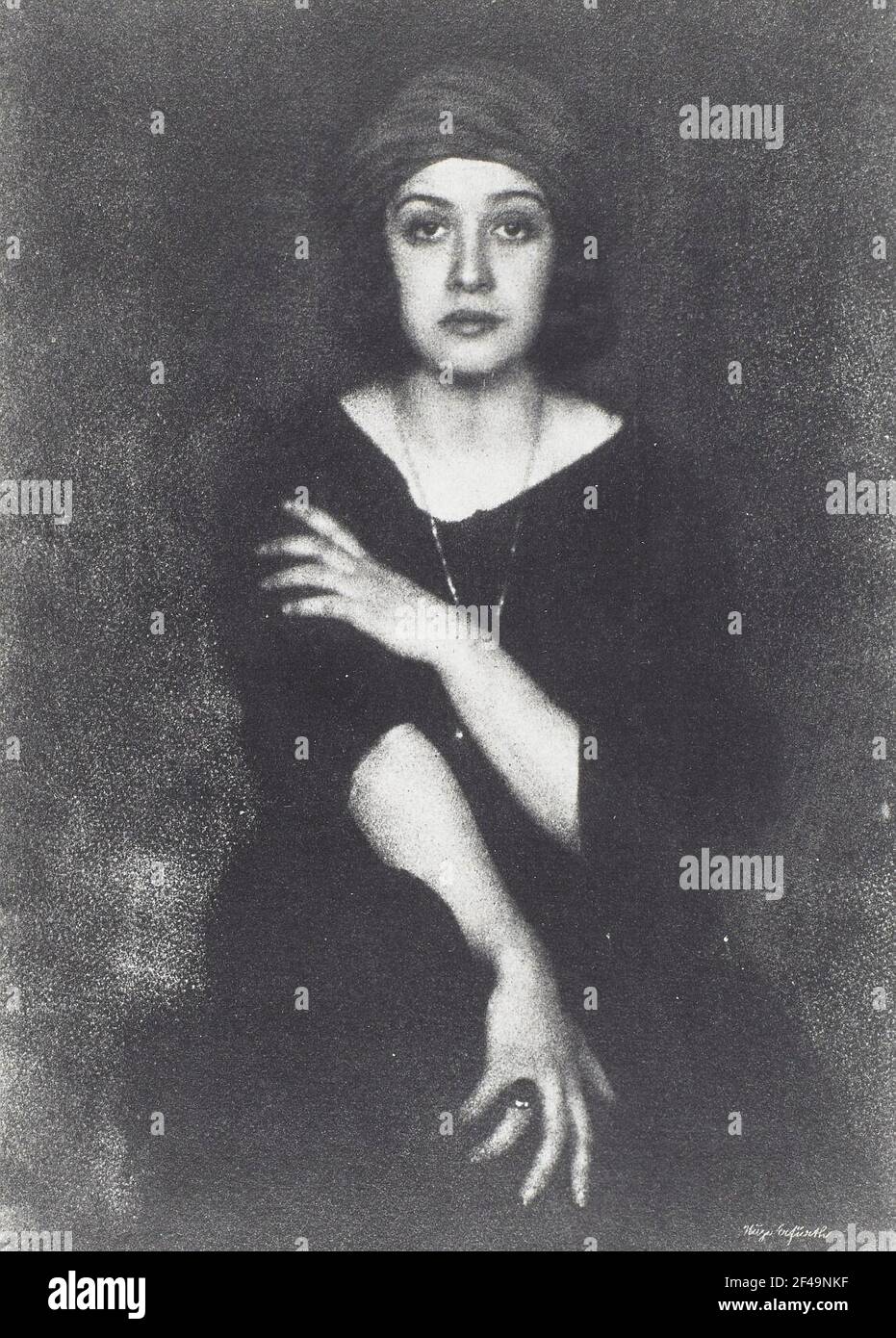 Portrait of a sitting lady en face Stock Photo - Alamy