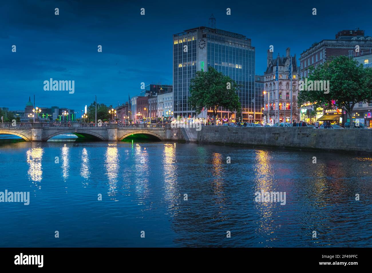 O'connell street dublin night hi-res stock photography and images - Alamy