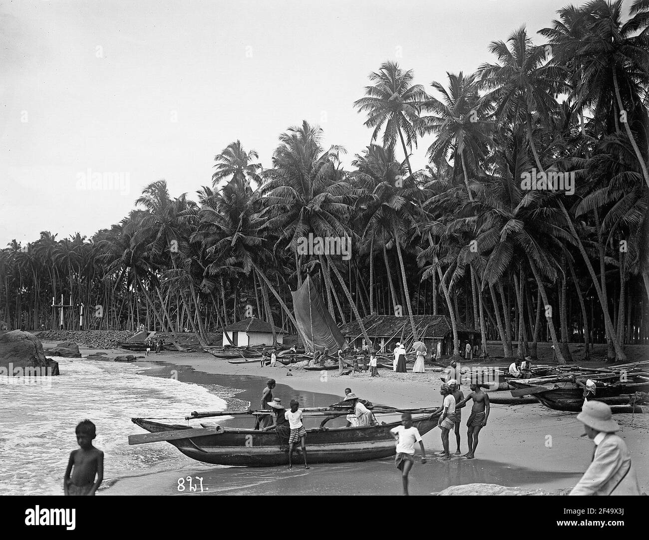 Colombo, Sri Lanka. Local and tourists on the beach Colombo, Sri Lanka ...