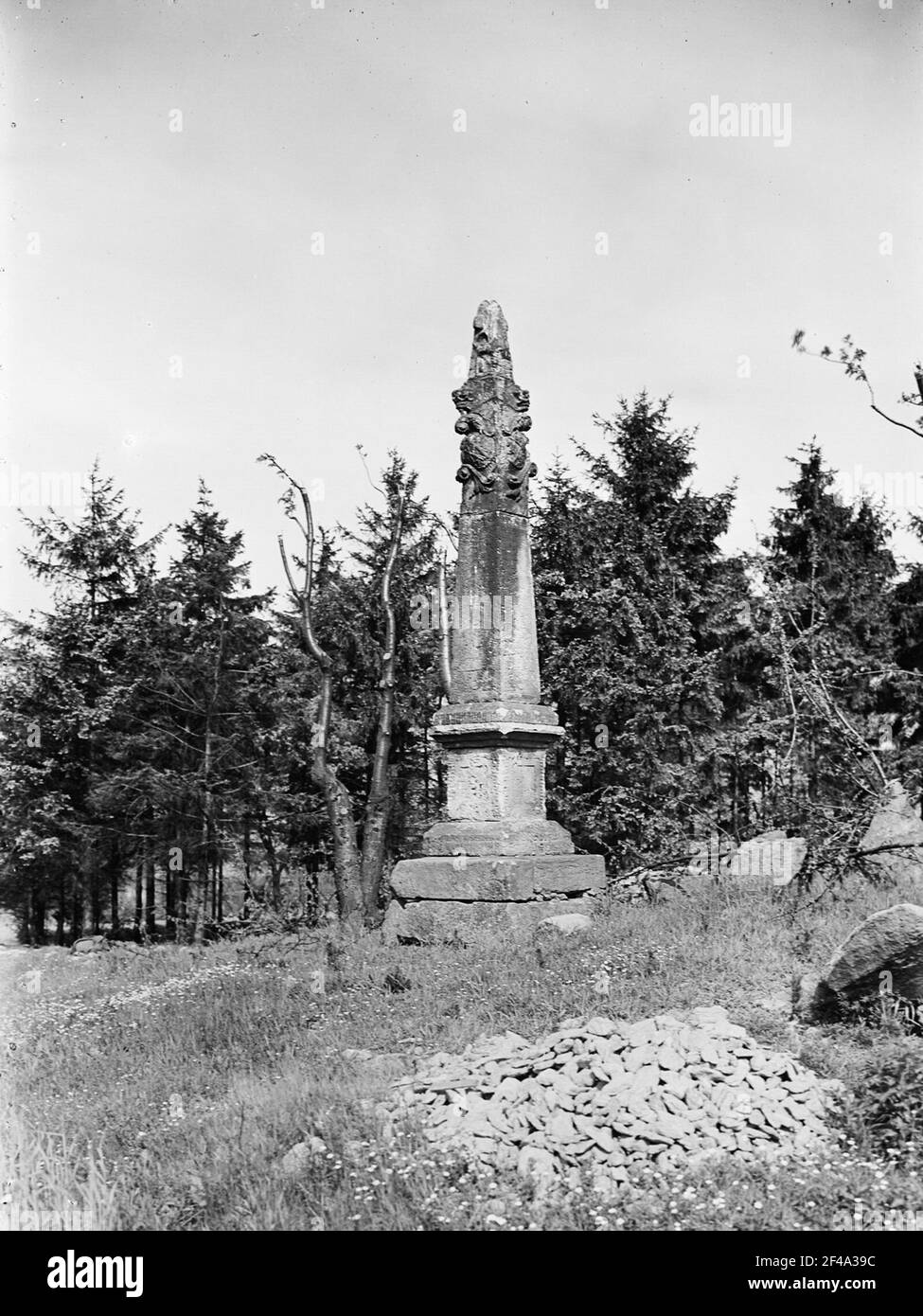 Stone distance marker Black and White Stock Photos & Images - Alamy