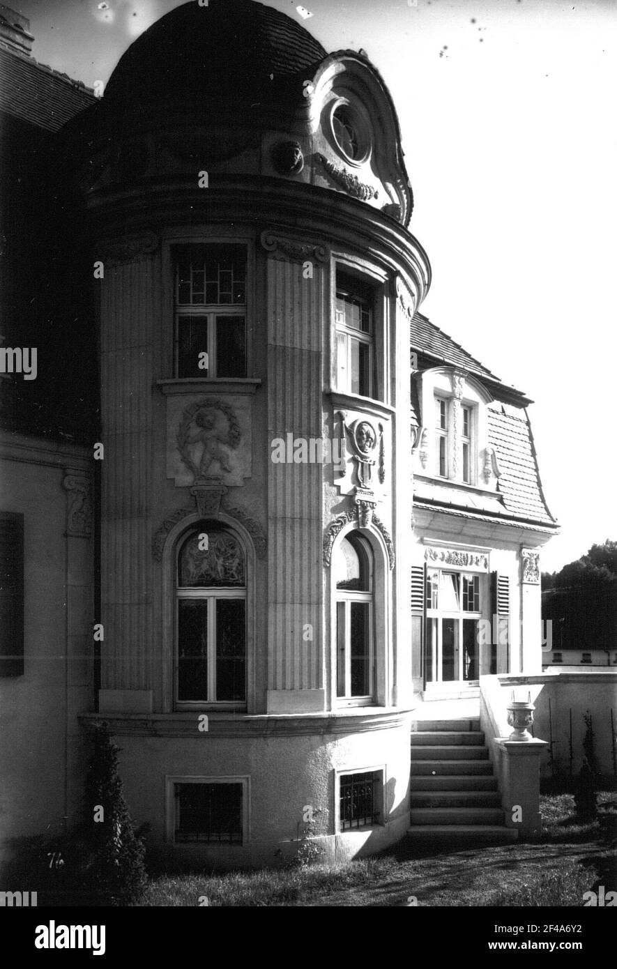 Roßwein. Villa of the shoe manufacturer Carl Fuchs, at the station 1st ...