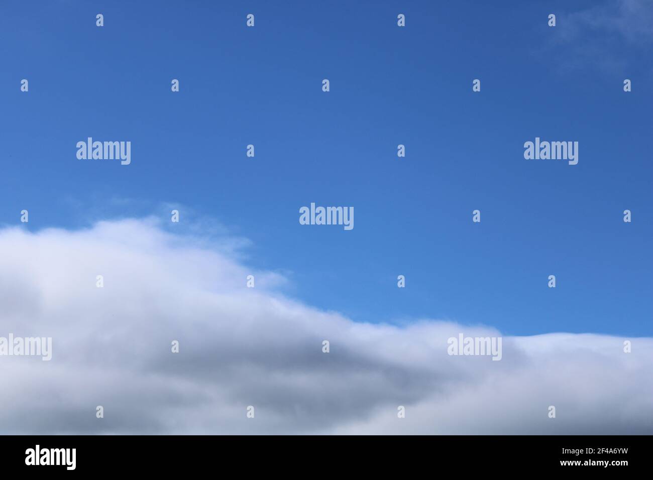 Cloud deep blue sky skies hi-res stock photography and images - Alamy