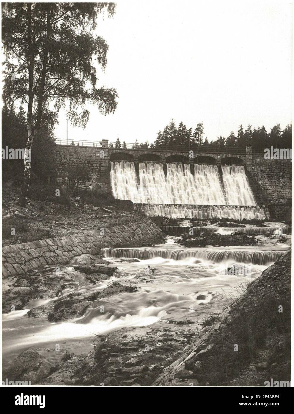 Early 20th century dam hi-res stock photography and images - Alamy