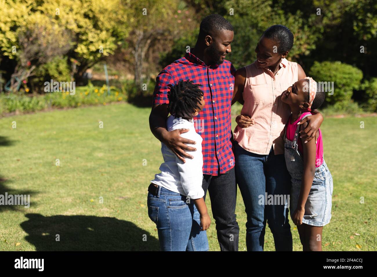 African american mom dad son hi-res stock photography and images - Alamy