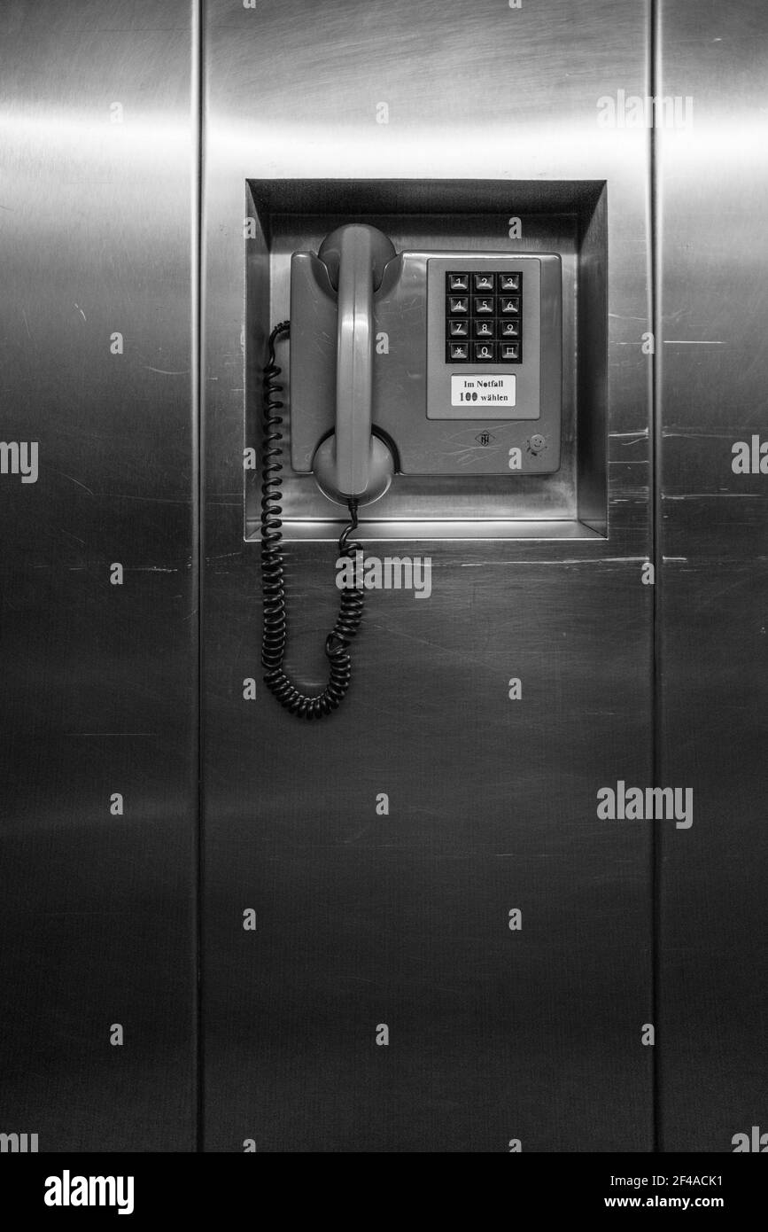 Elevator lift icon public hi-res stock photography and images - Alamy