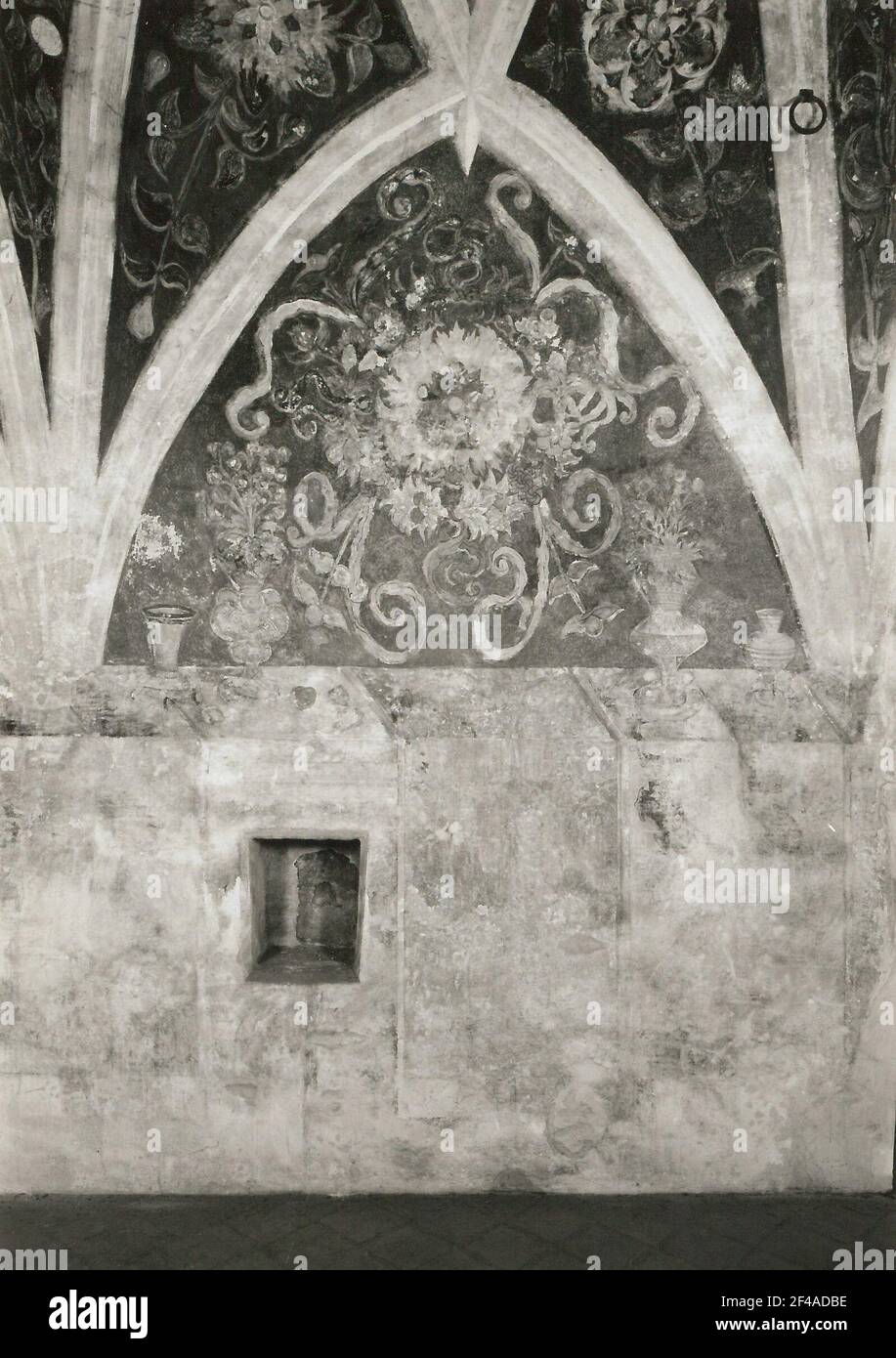 Vegetable motifs and still life made of vessels, fruits and flowers; In ...