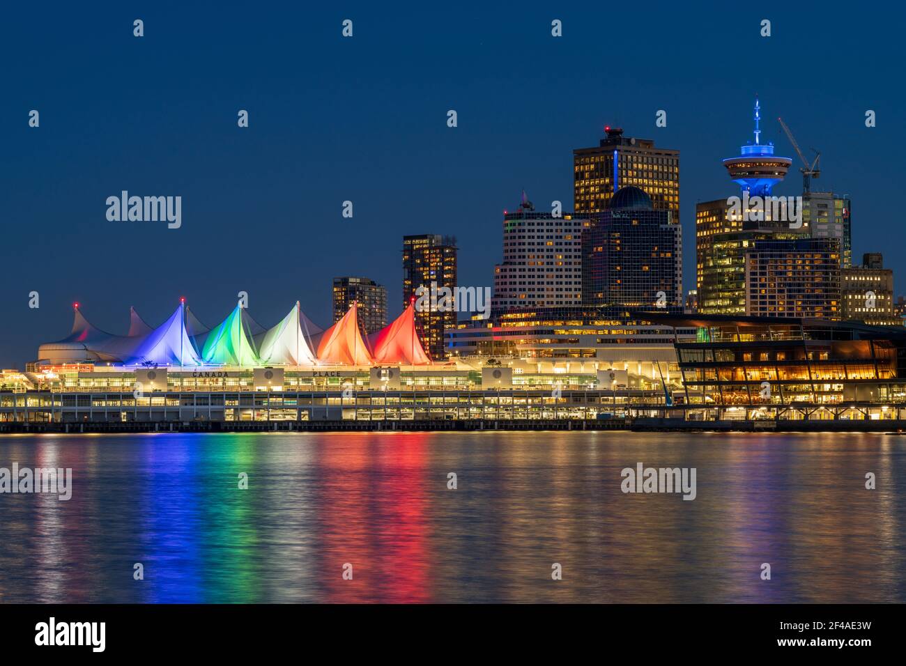 Skyscraper and harbour reflections vancouver hi-res stock photography ...