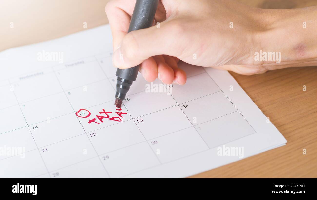 April deadline hi-res stock photography and images - Alamy
