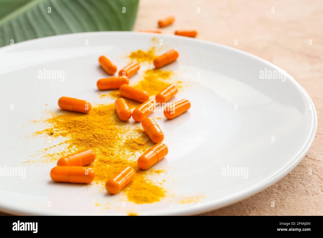 Plate different color powder hi-res stock photography and images - Alamy