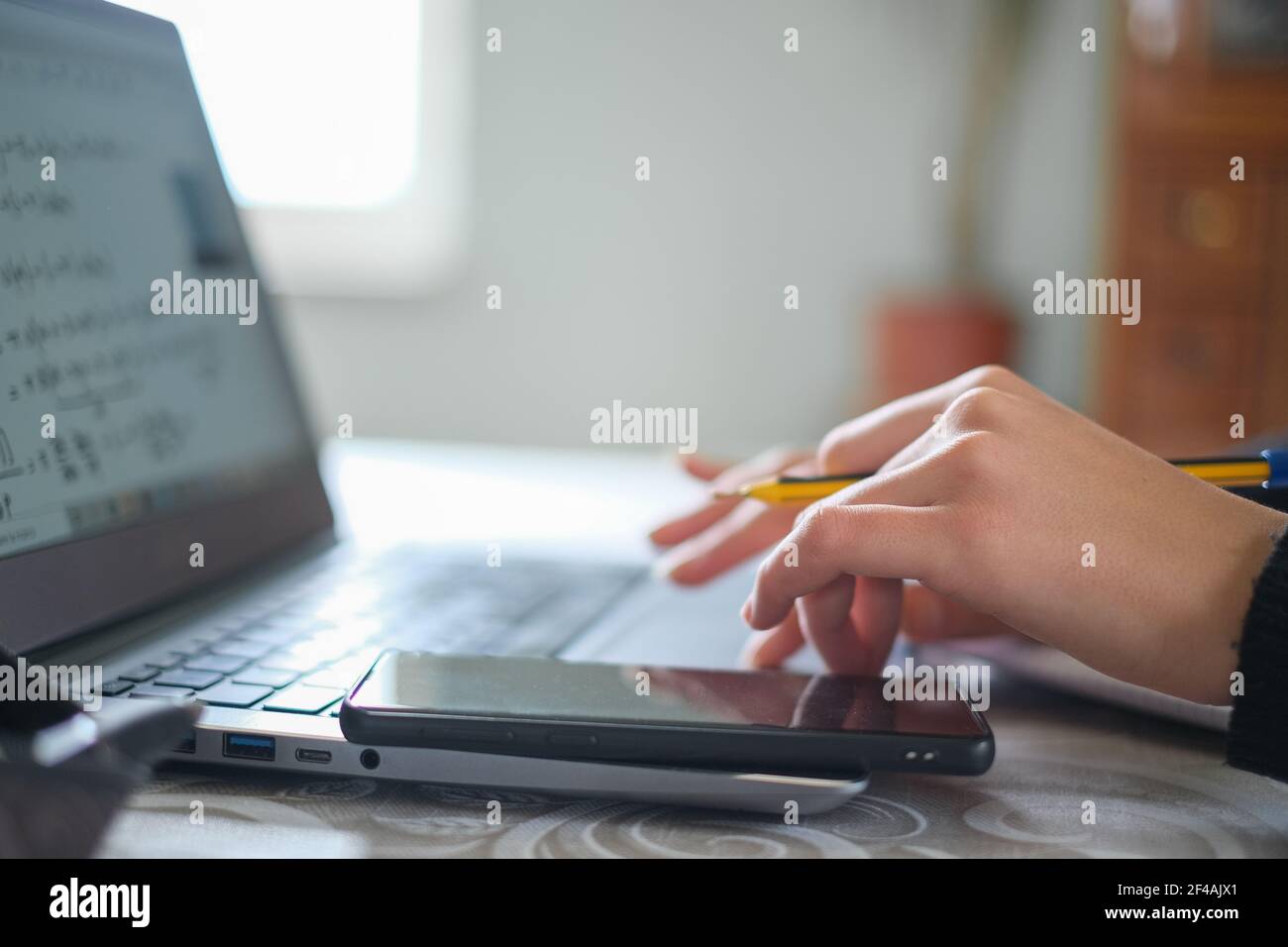 School girl working computer hi-res stock photography and images - Alamy