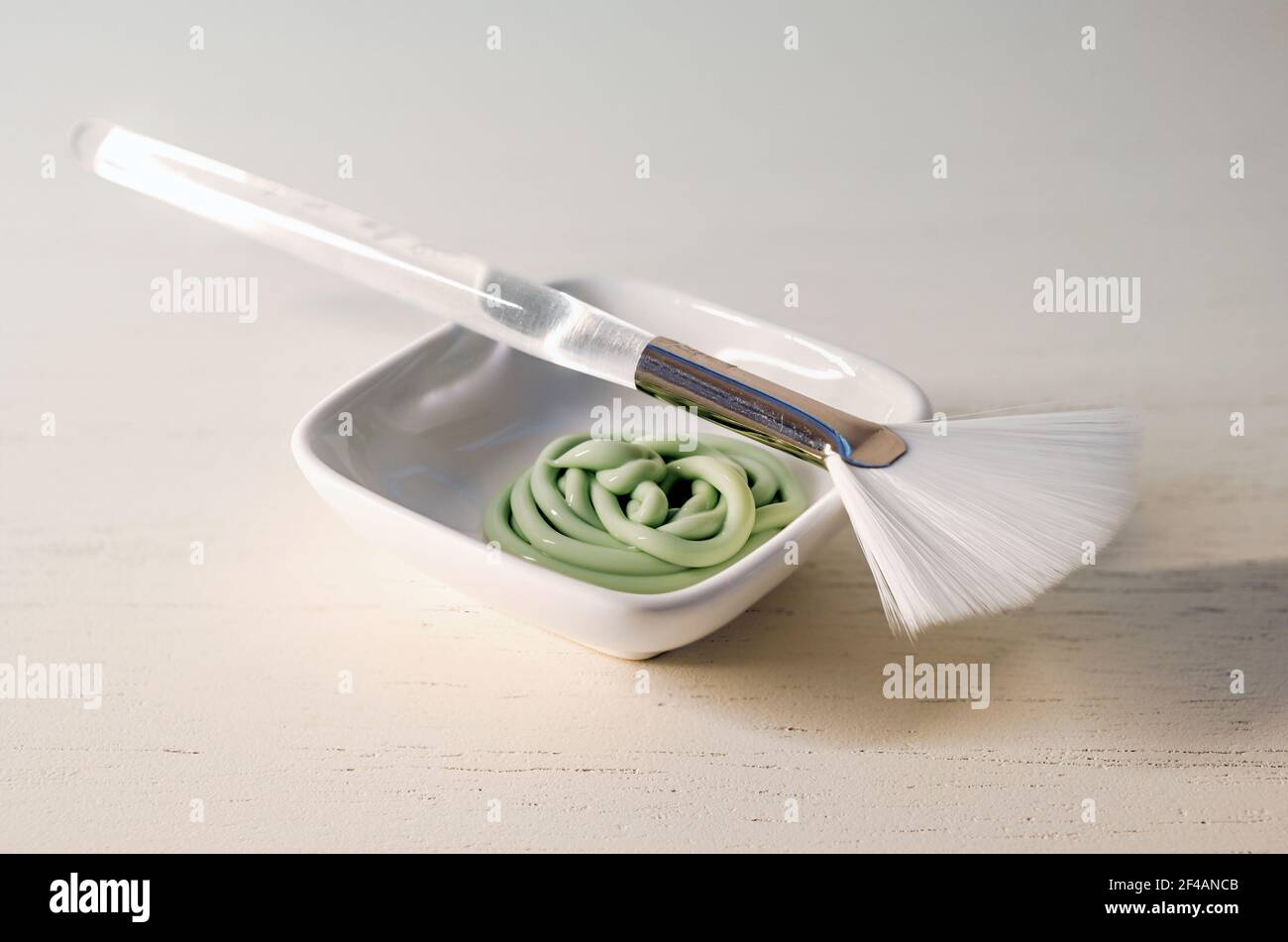 Moisturizer hi-res stock photography and images - Alamy