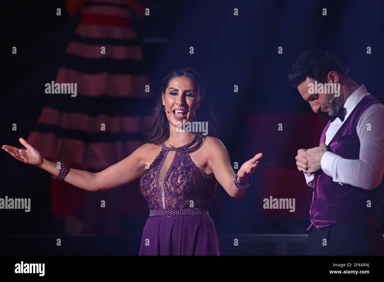 Goodbye dancer hi-res stock photography and images - Alamy