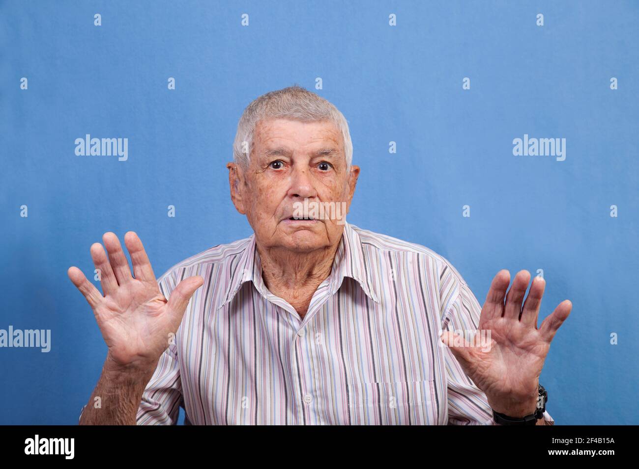 Grey haired old man hi-res stock photography and images - Alamy