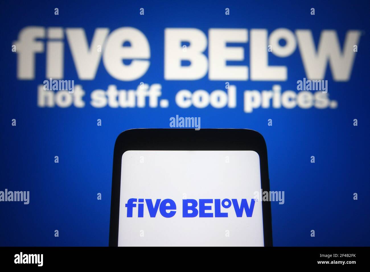 Five below logo hi-res stock photography and images - Alamy