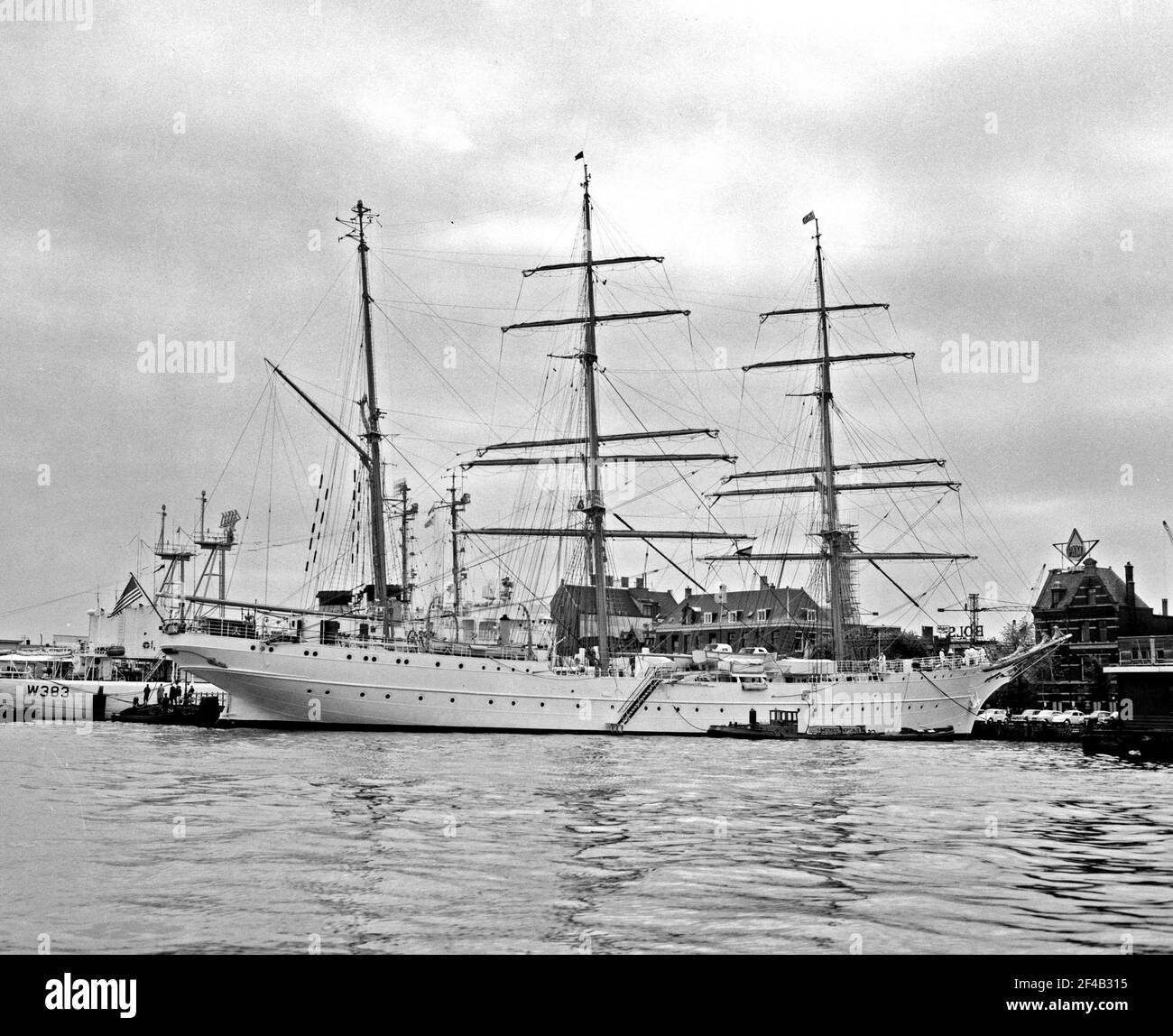 American ship driemastbark eagle hi-res stock photography and images ...