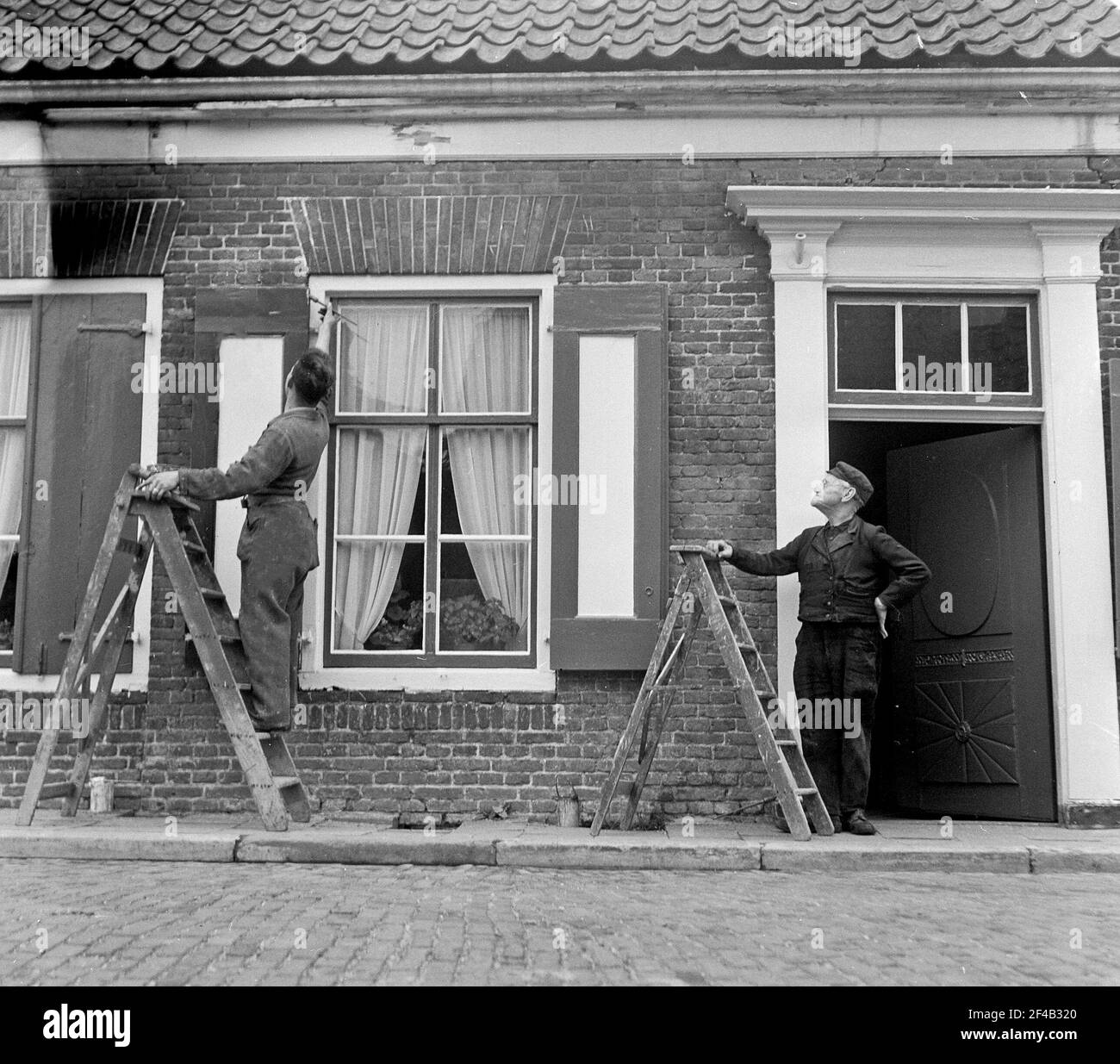 1940s construction workers hi-res stock photography and images - Alamy