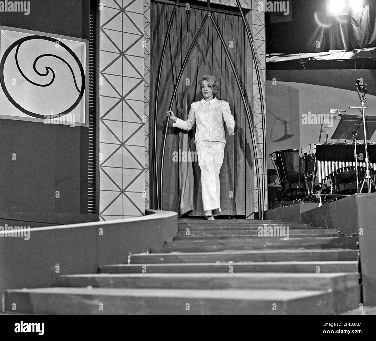 October 12 1963 Black and White Stock Photos & Images - Alamy