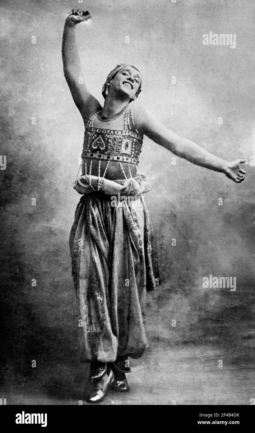 Ballet dancer Vaslav Nijinsky ca. 1910-1915 Stock Photo - Alamy