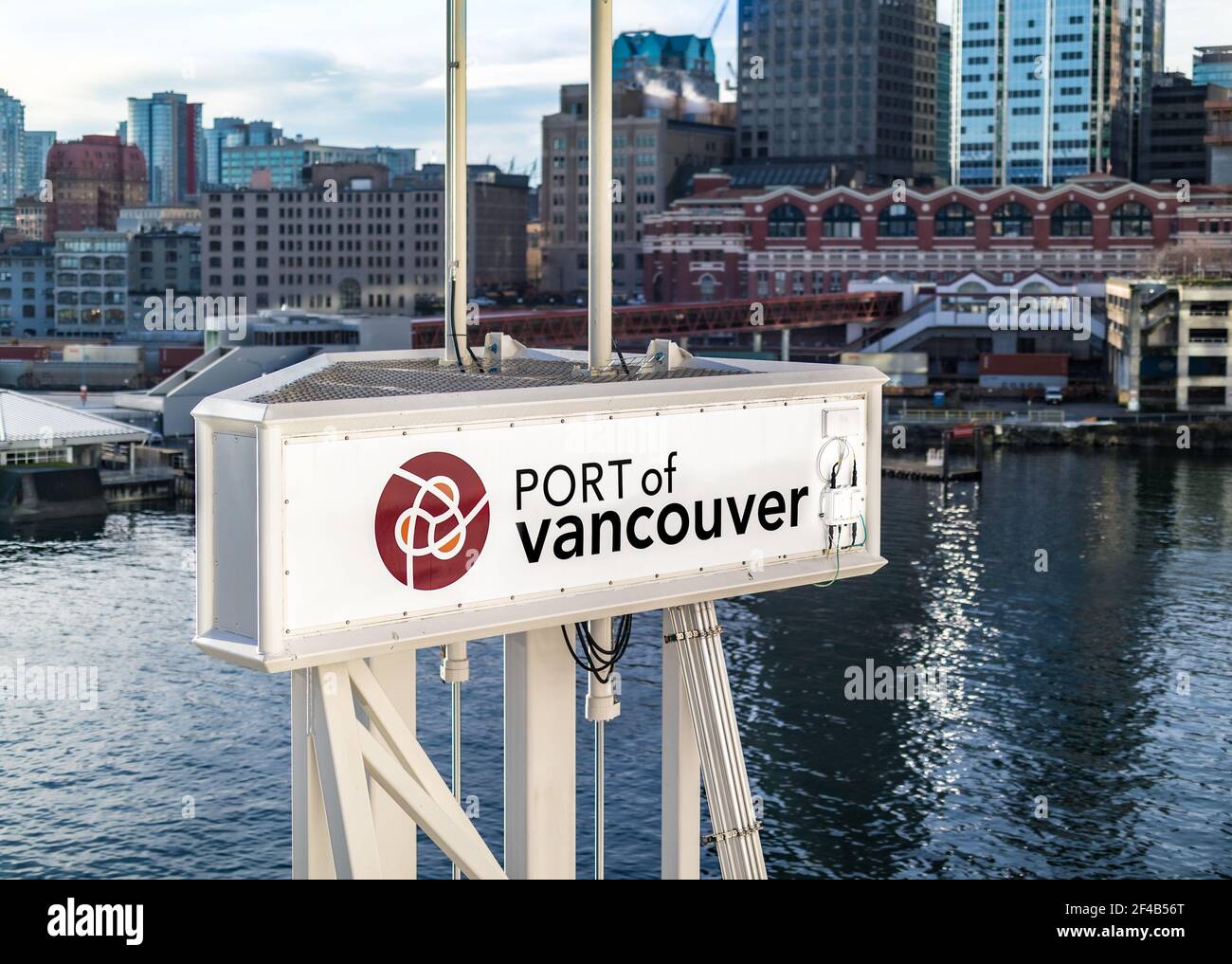 VANCOUVER, BC, CANADA - JANUARY 9, 2021: Large "port of Vancouver" sign ...