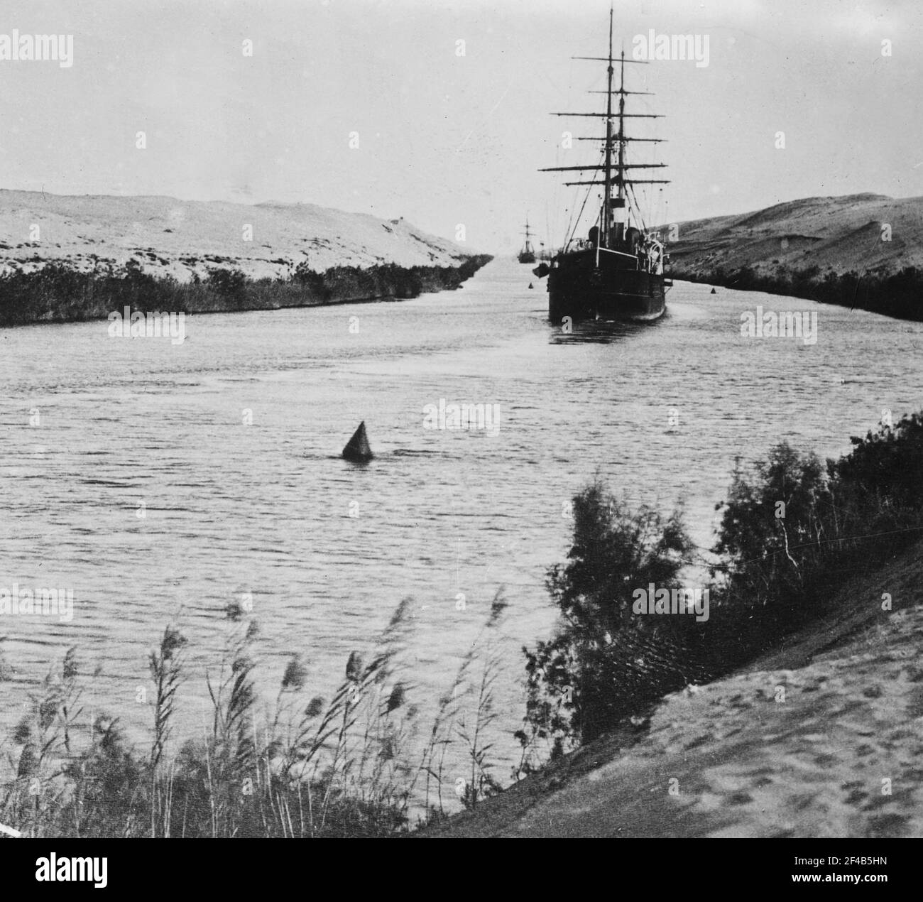 Ship passing the Suez Canal ca. 1910-1915 Stock Photo - Alamy