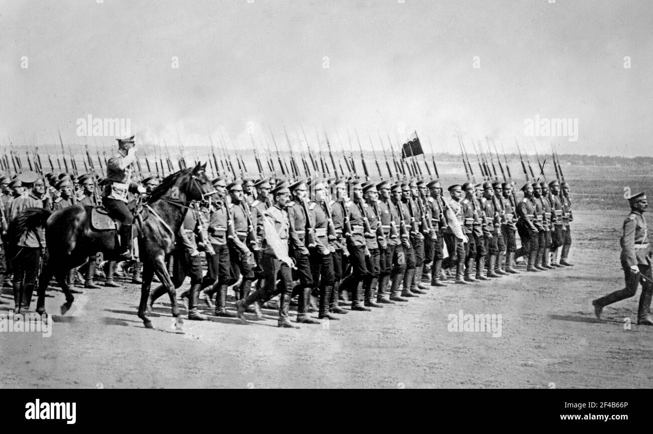 Russian infantry soldiers during World War I ca. 1914-1915 Stock Photo ...
