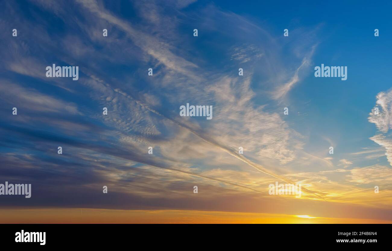 Colorful sky during sunset hi-res stock photography and images - Alamy