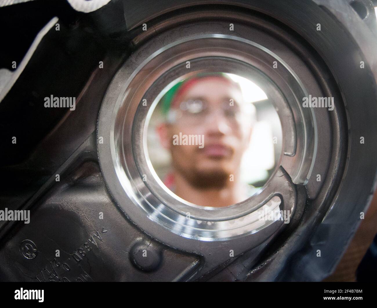 High pressure die casting machine hi-res stock photography and images ...
