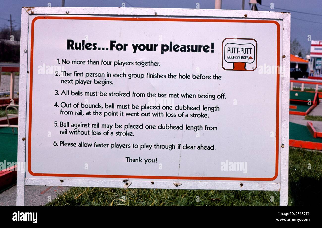 Putt putt mini golf sign hi-res stock photography and images - Alamy