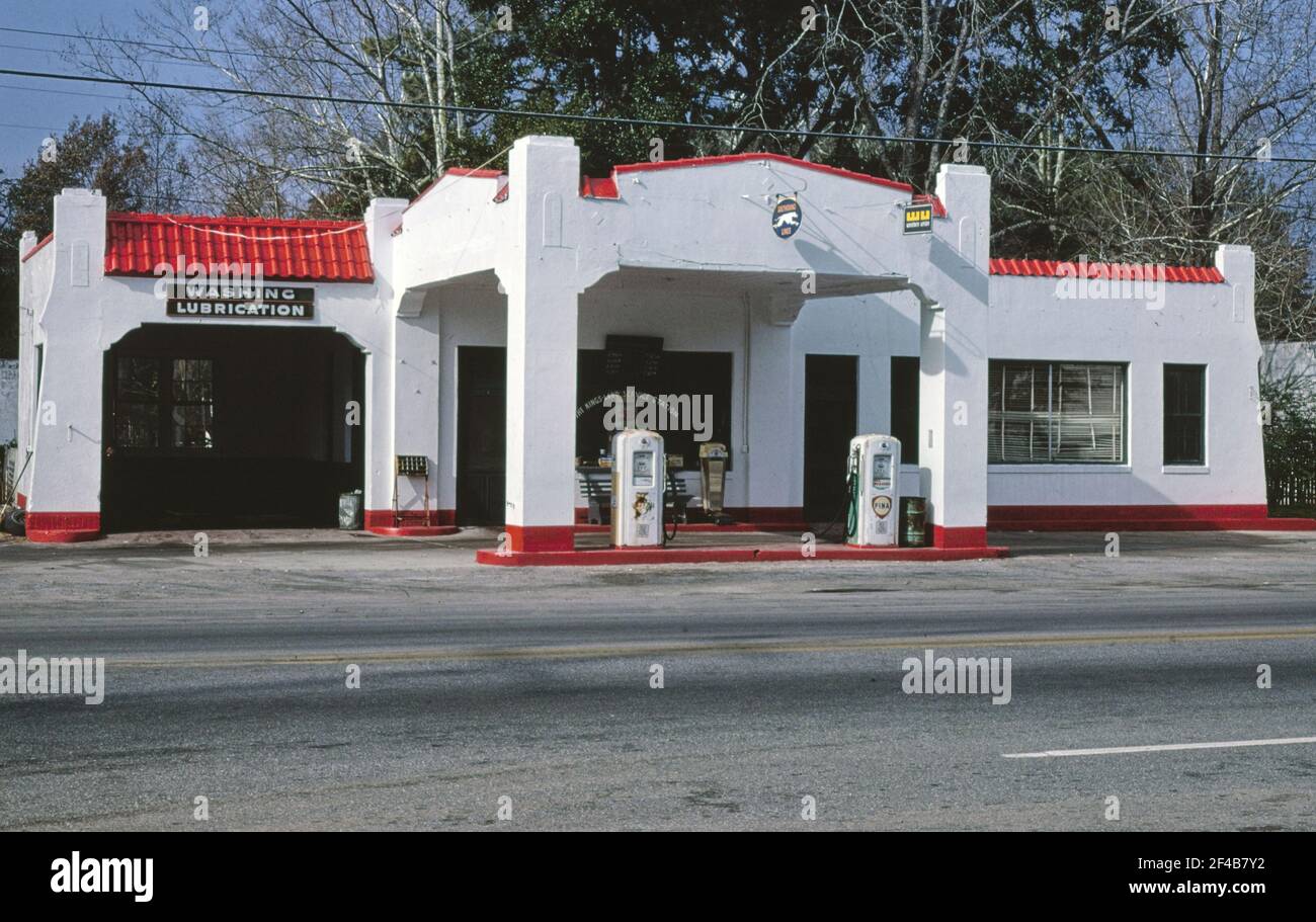 Historical fina gas station hi-res stock photography and images - Alamy