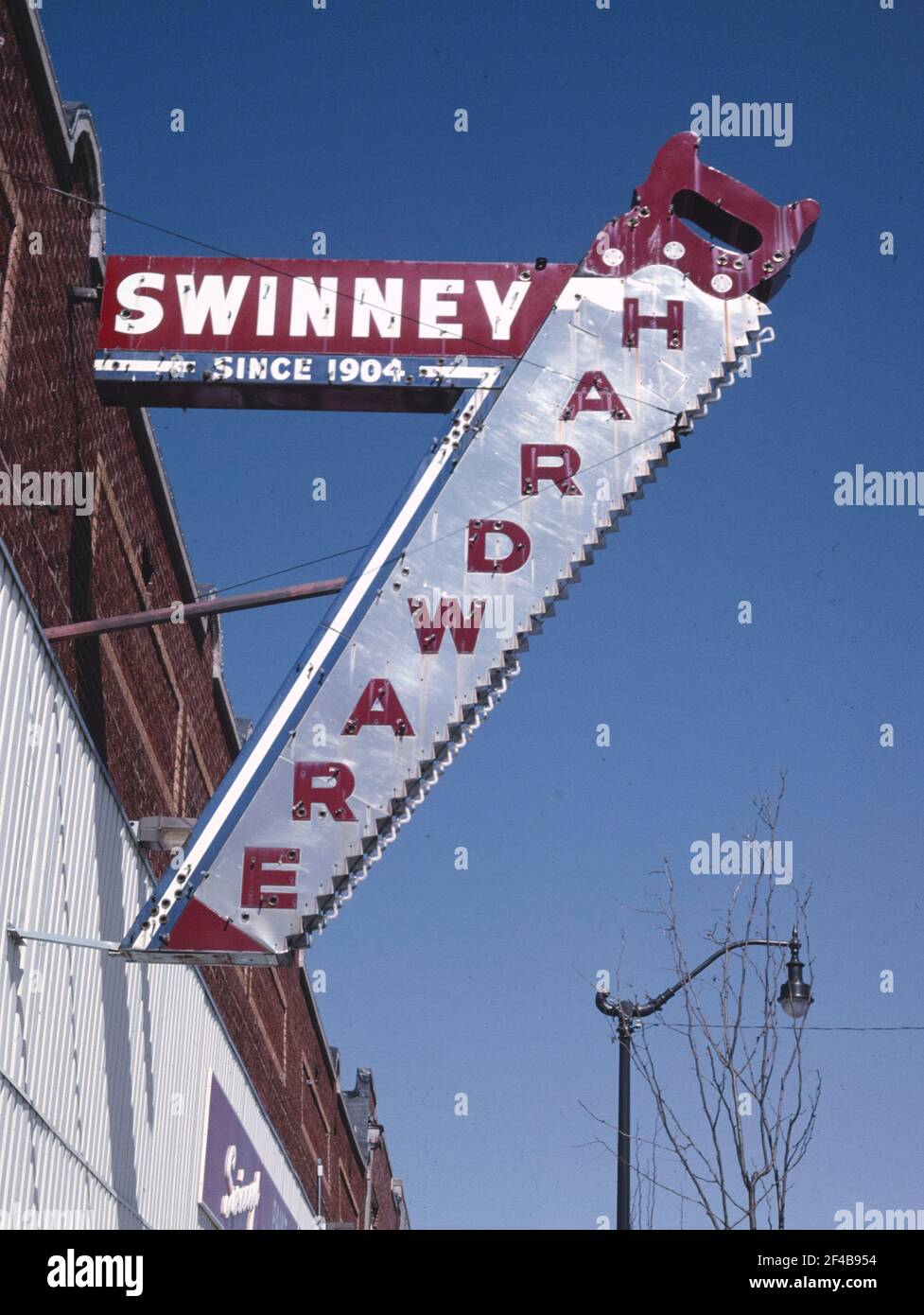 Vintage hardware store sign hi-res stock photography and images - Alamy