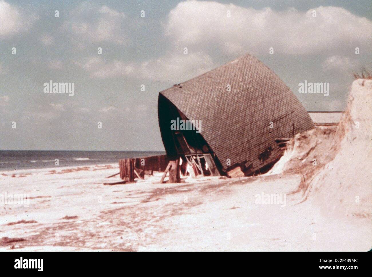 Category 3 storm hi-res stock photography and images - Alamy