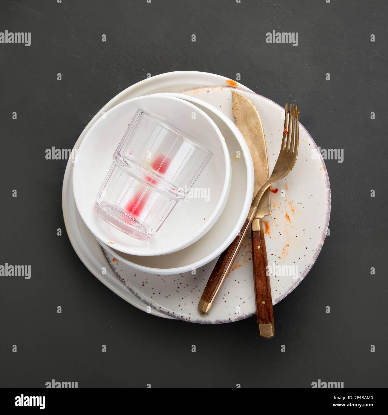 Pile of dirty plates hi-res stock photography and images - Alamy