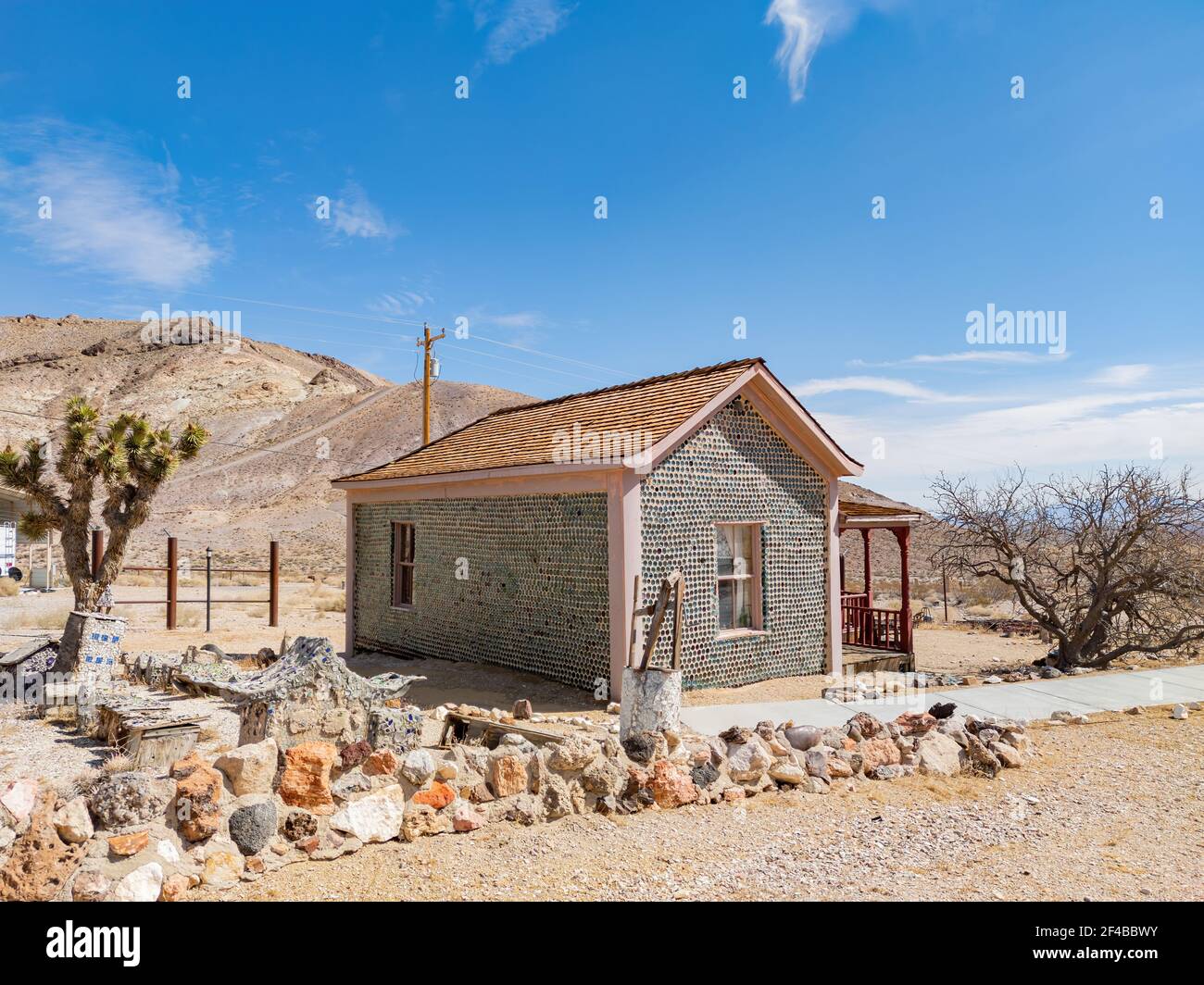 Tom kellys bottle house hi-res stock photography and images - Alamy