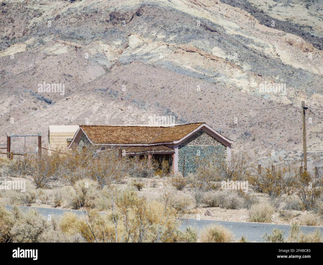 Tom kellys bottle house hi-res stock photography and images - Alamy