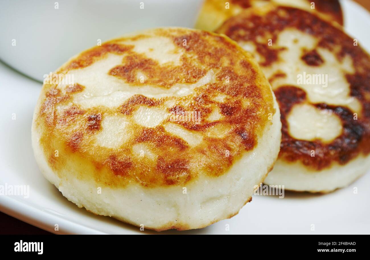 Mchadi traditional Georgian cornbread traditionally eaten with lobio ...
