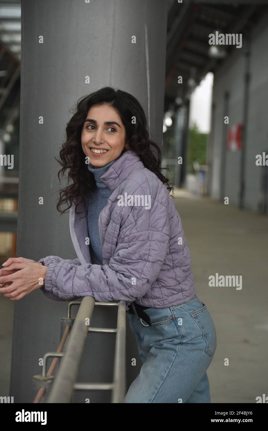 Cologne, Germany. 19th Mar, 2021. Actress Suri Abbassi plays figure ...