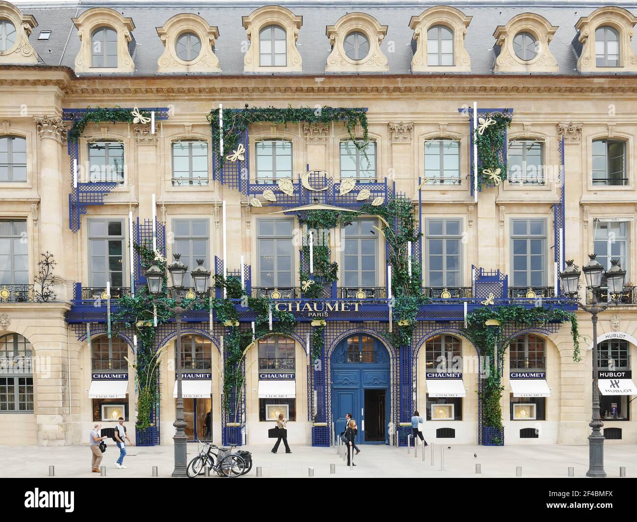 Chaumet shop in Vendome Square, Paris, France Stock Photo - Alamy