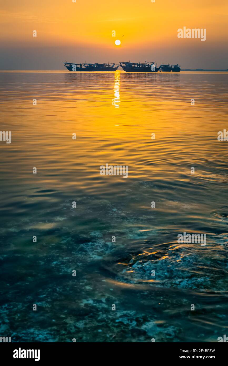 Beautiful morning sunrise view at Dammam Corniche -Saudi Arabia Stock ...
