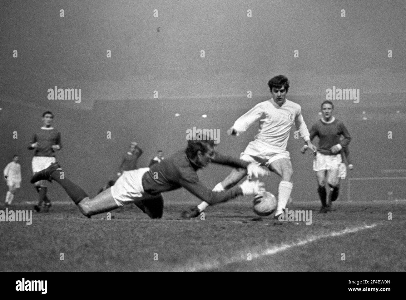 File photo dated 26-01-1970 of Manchester United goalkeeper Alex ...
