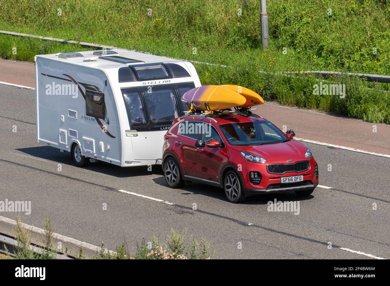 Caravan on a motorway hi-res stock photography and images - Alamy