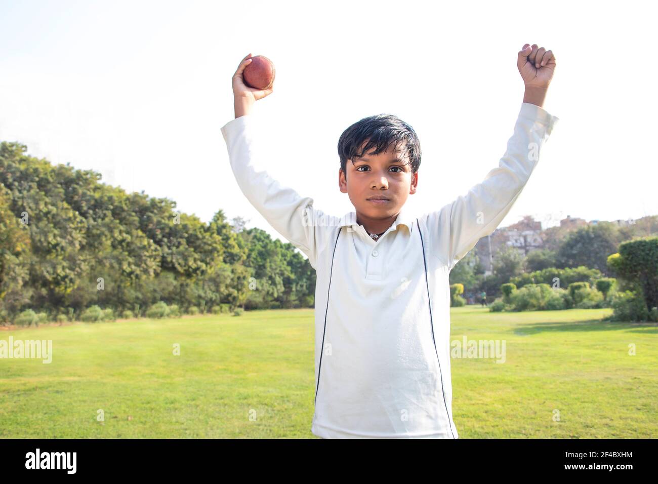 Children cricket catch ball hi-res stock photography and images - Alamy